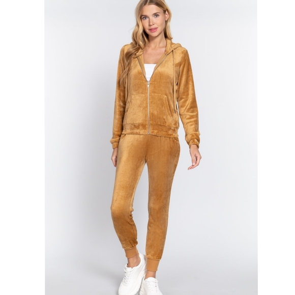So Lovrie | Pants & Jumpsuits | 2 Pcs Velour Jacket Jogger Pants Set ...